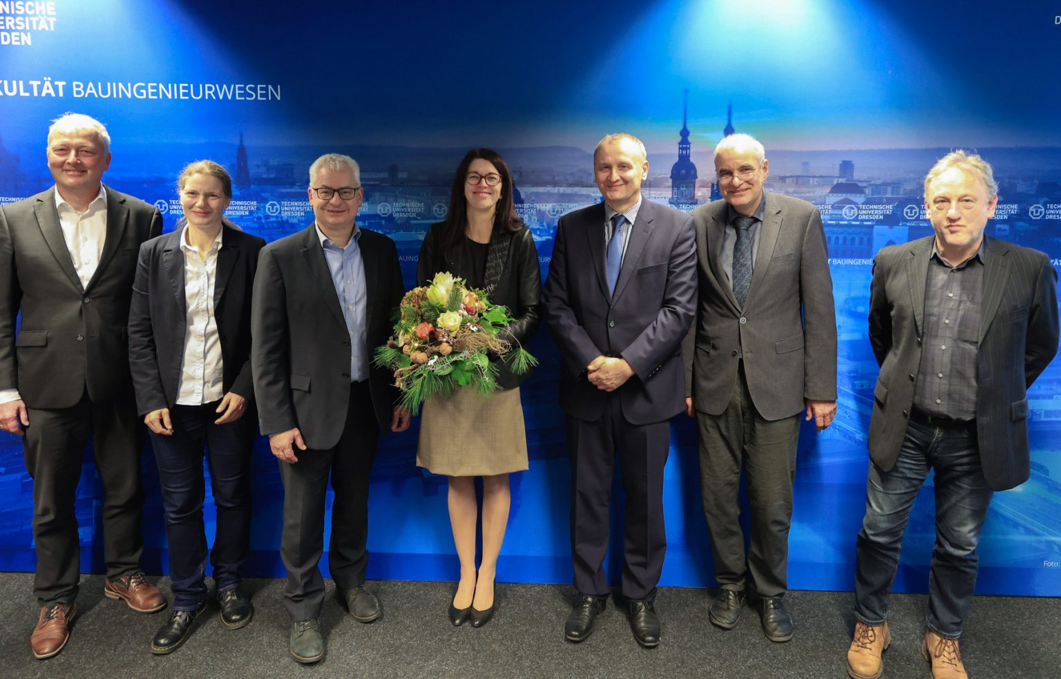 Herzlichen Glückwunsch an Frau Dipl.-Ing. Elisabeth Eckstädt zur erfolgreichen Verteidigung ...